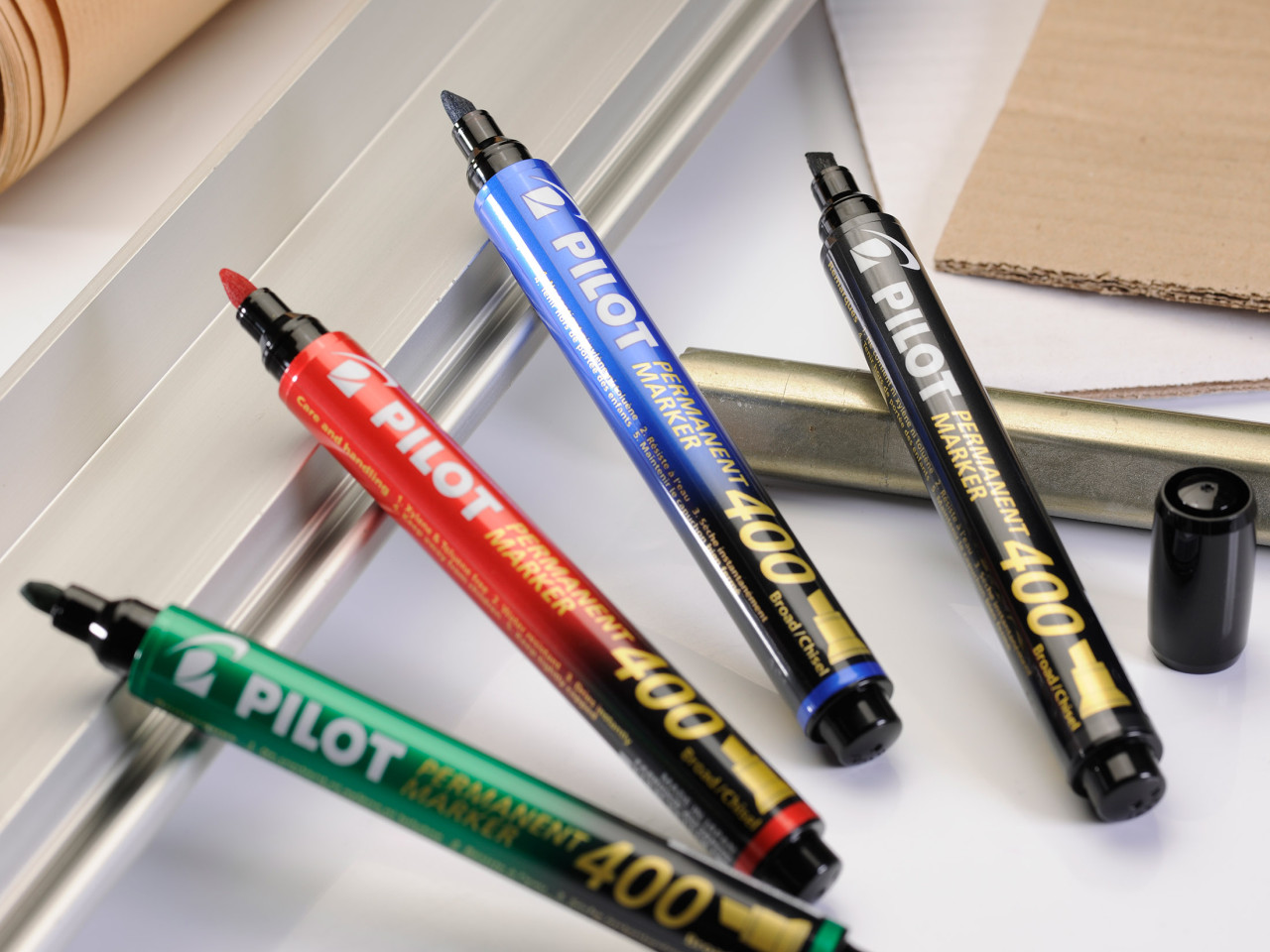 PILOT Permanentmarker 400: Permanentmarker mit Keilspitze